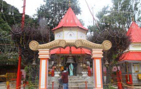 Naina Devi Temple - Nainital - Connecting Traveller