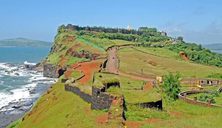 Mandangad Fort - Ratnagiri - Connecting Traveller