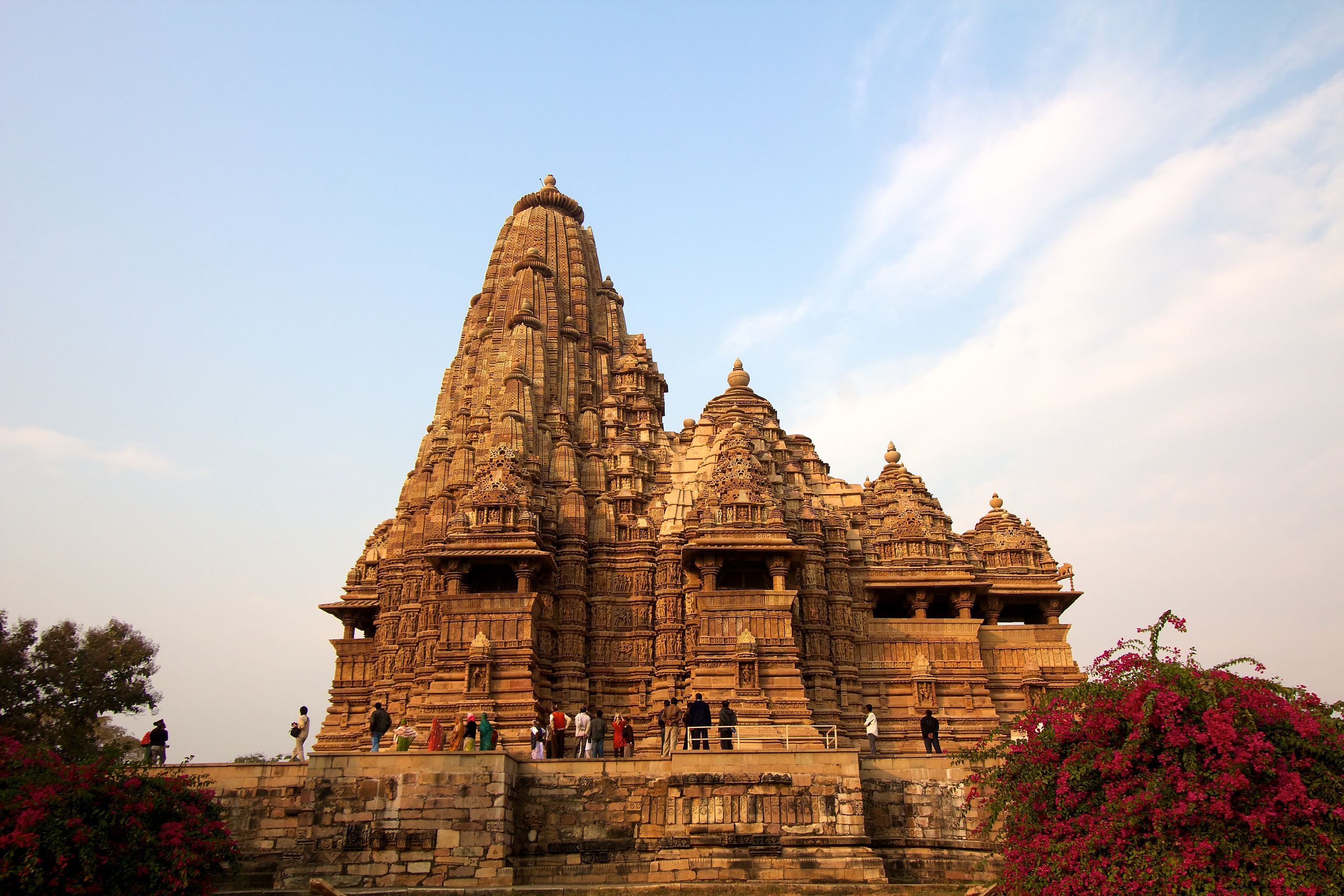 Kandariya Mahadev Temple - Khajuraho - Connecting Traveller